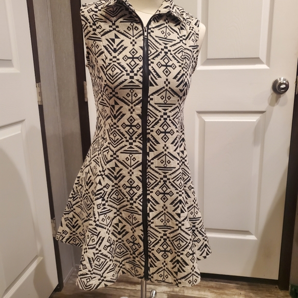 Freeway | Dresses | Freeway Size Medium Fitted Dress | Poshmark